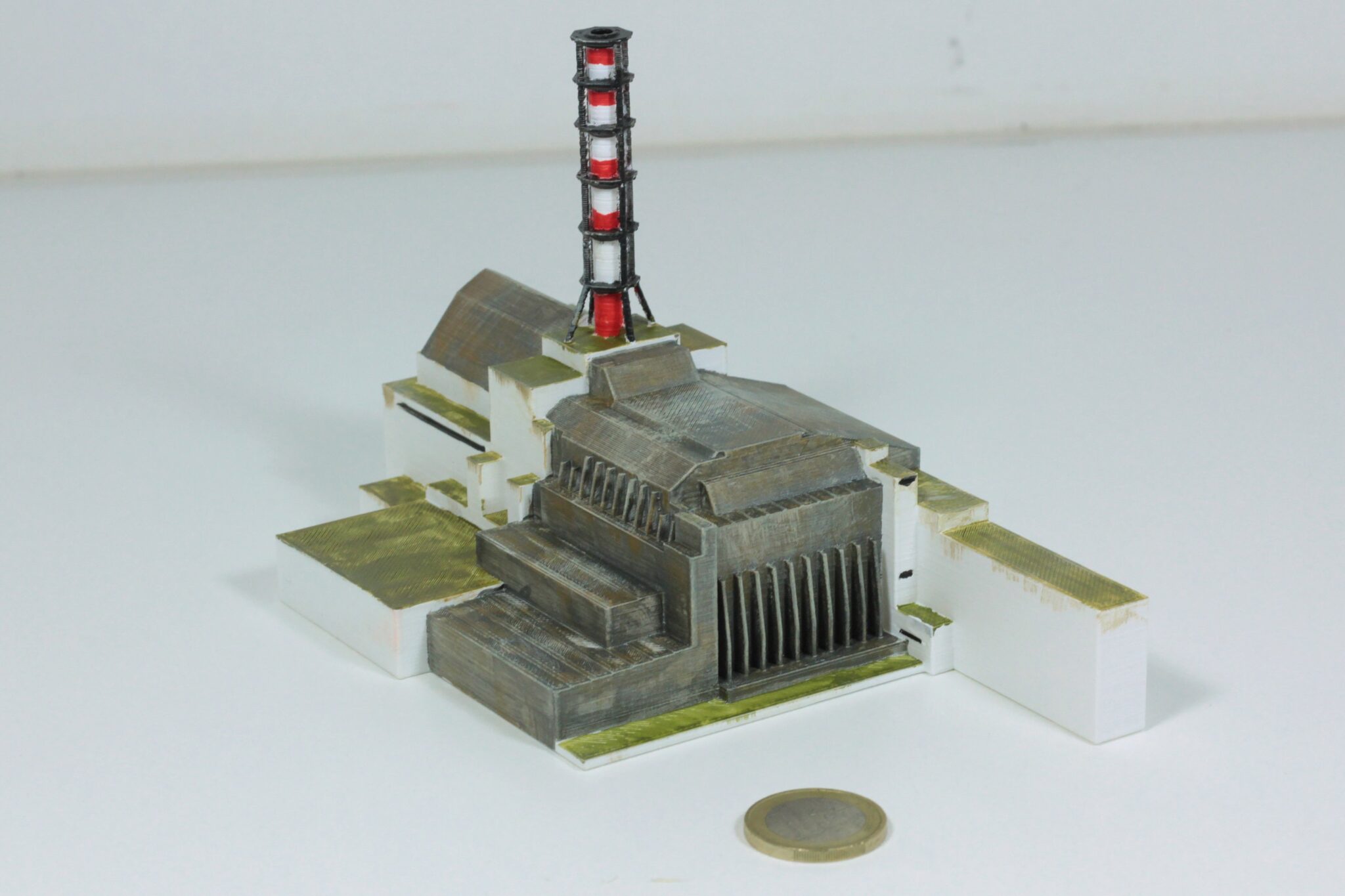 Cómo hacer una maqueta de la planta nuclear de Los Simpson