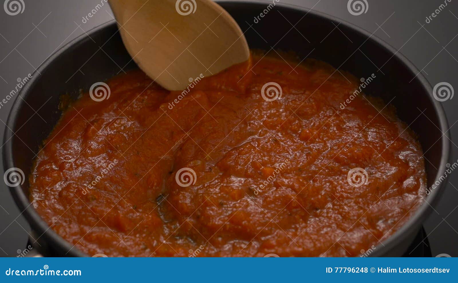 Cuánto tiempo debe hervir la salsa casera para un mejor sabor